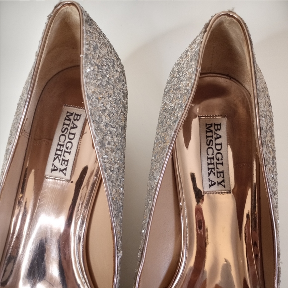 Badgley Mischka Glitter Kitten Heel Pumps - staraliner.com
